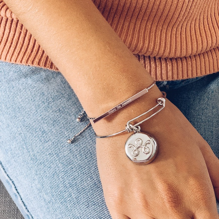Inspirational Silver Bar Bracelet - invisaWear® Smart Jewelry